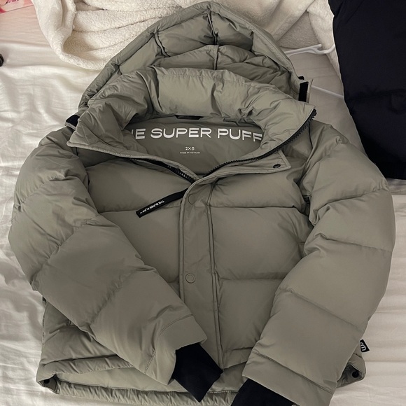 Aritzia | Jackets & Coats | Aritzia Super Puff | Poshmark